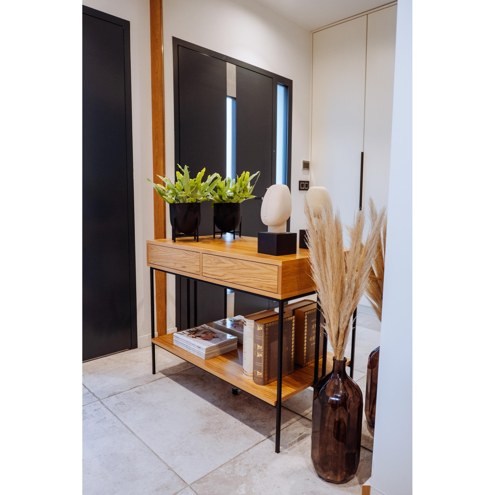 Wąska konsola PENELOPE II z forniru dębowego | Głębokość 20 cm