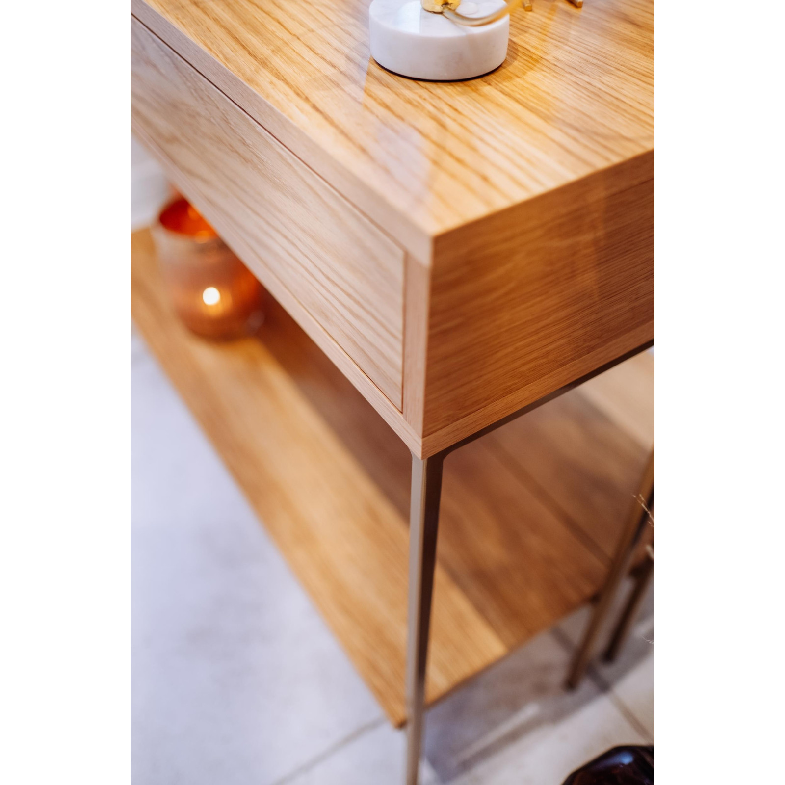 Wąska konsola PENELOPE II z forniru dębowego | Głębokość 20 cm